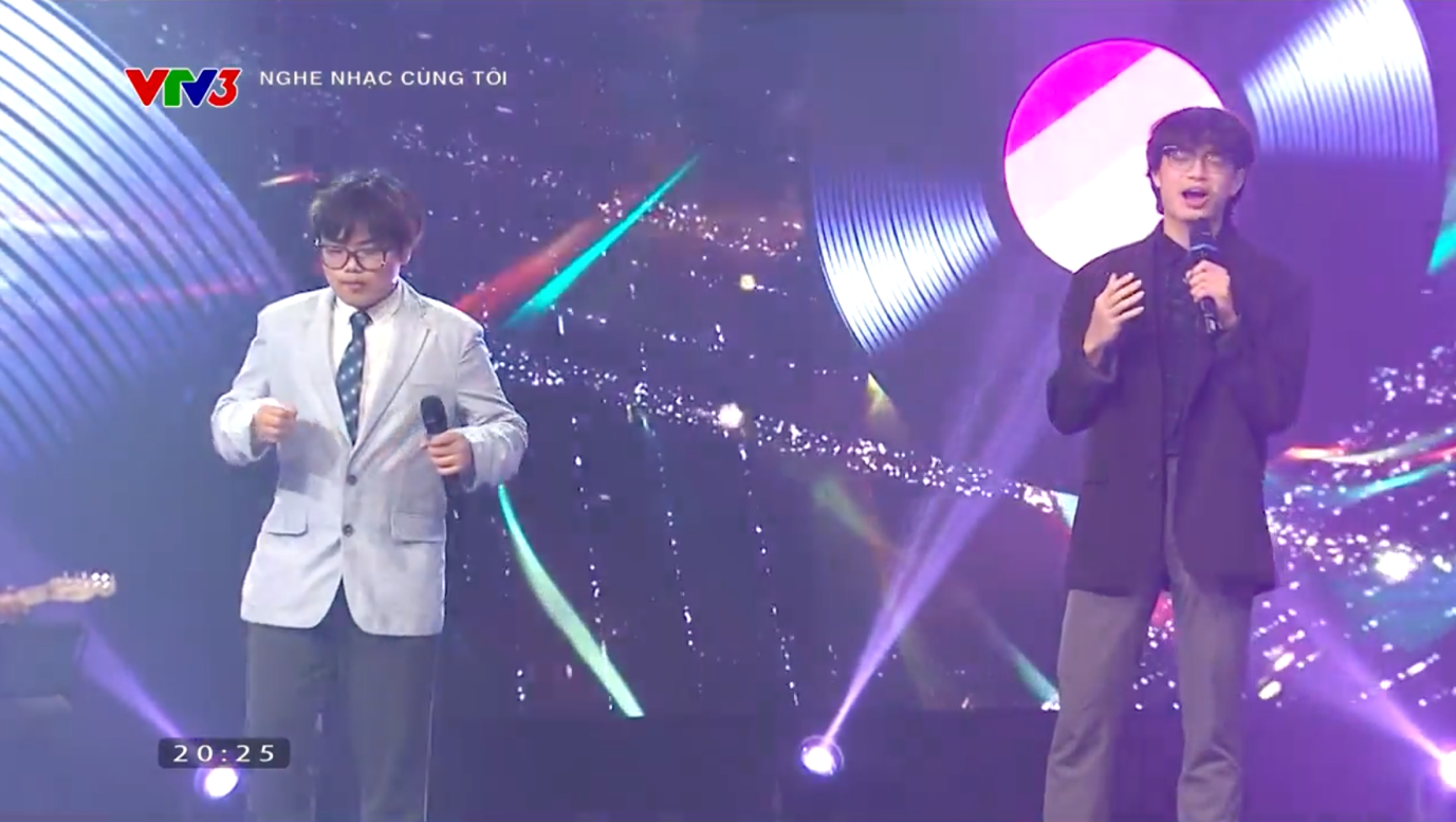 Bất ngờ với màn song ca "ngọt lịm" của hai con trai NSƯT Xuân Bắc | Báo ...