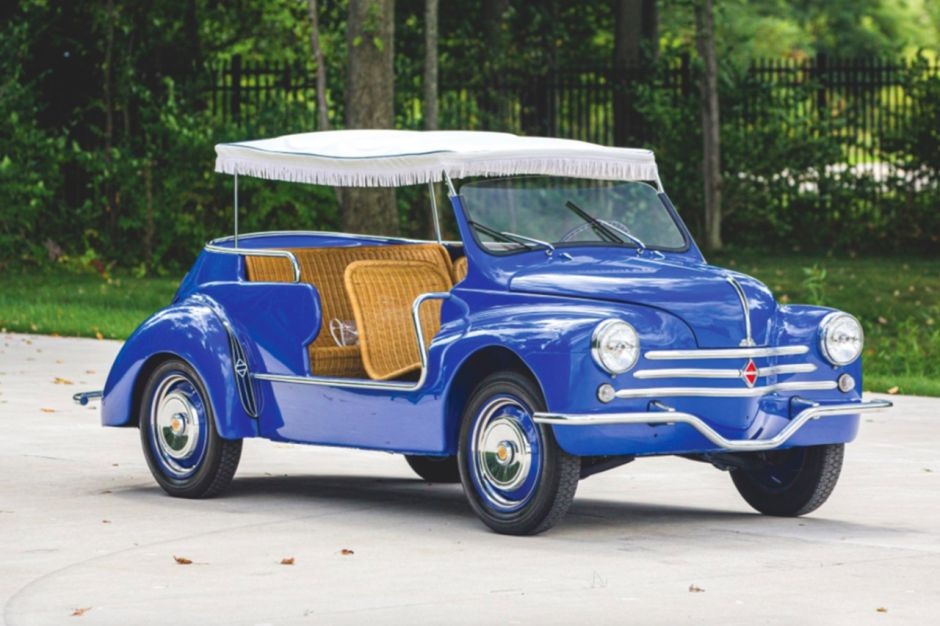 Một chiếc Peugeot 4CV duyên dáng và lạ mắt | Báo Dân trí