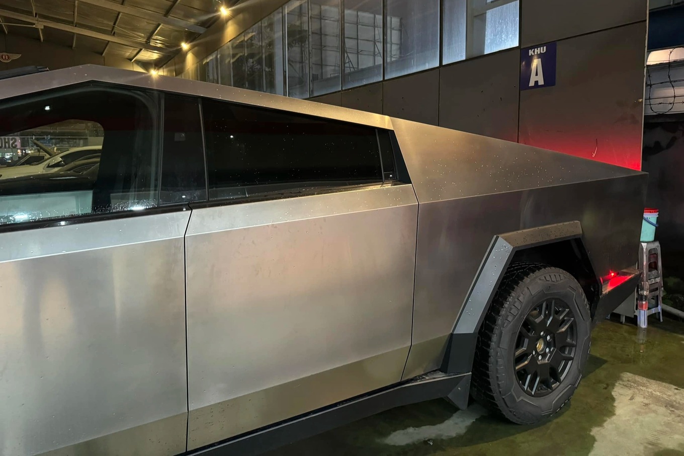 Tesla Cybertruck đầu tiên về Việt Nam, giá có thể vượt mốc 10 tỷ đồng ...