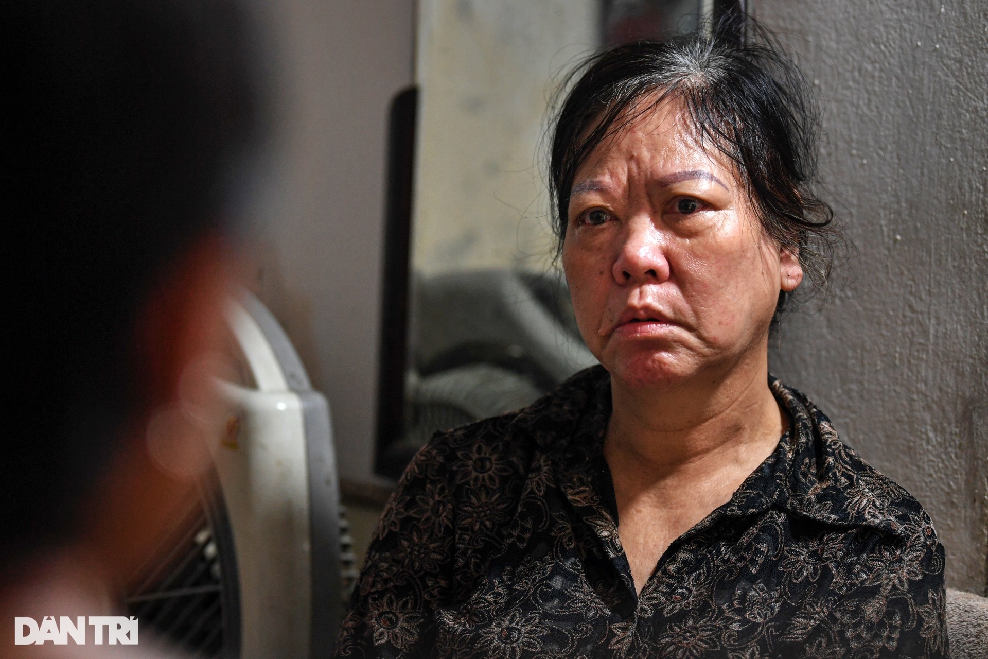 Chuyện đời buồn người phụ nữ 61 tuổi thu gom rác nuôi mẹ già ở Hà Nội | Báo Dân trí