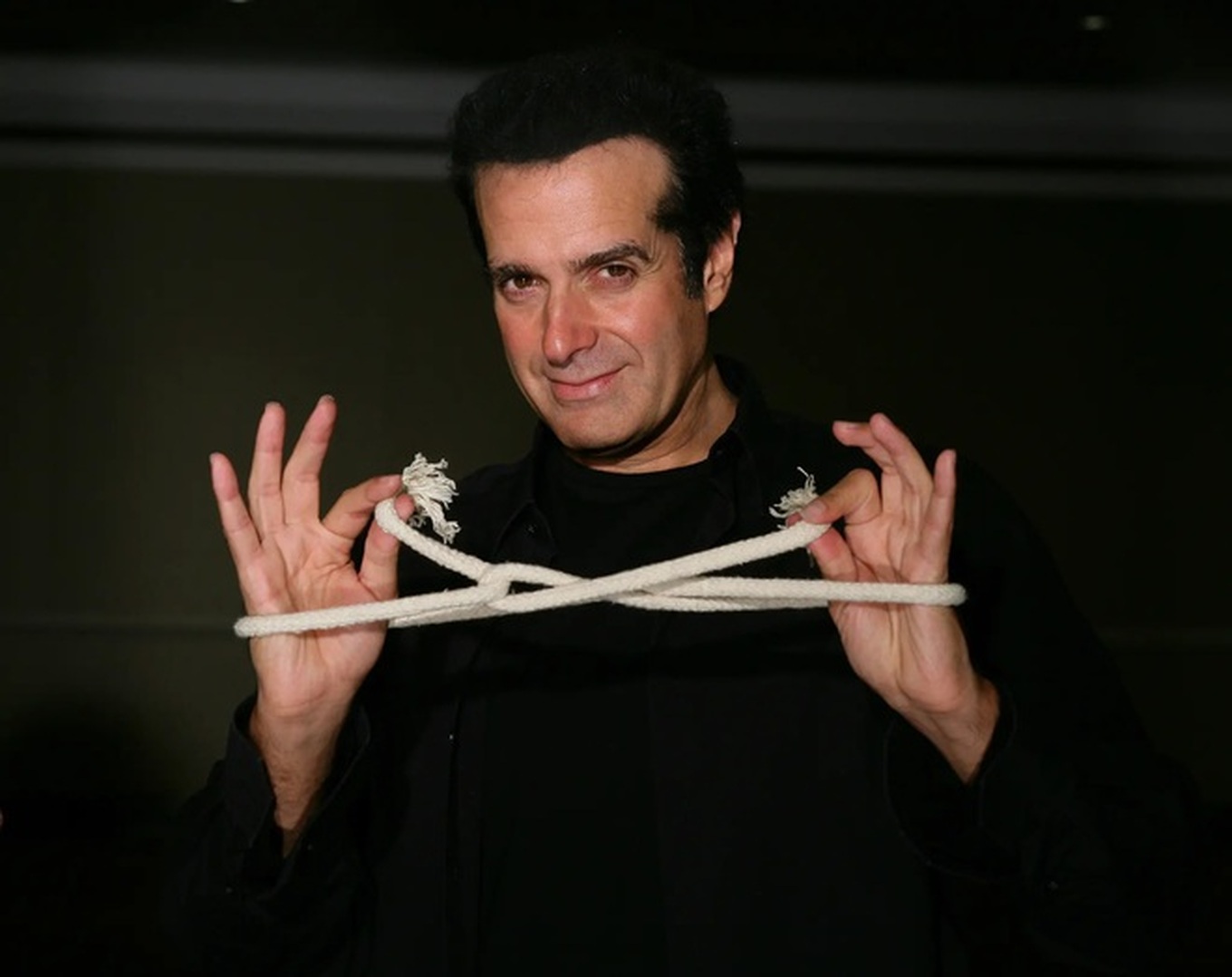 Ảo thuật gia David Copperfield bị 16 người mẫu tố xâm hại tình dục ...