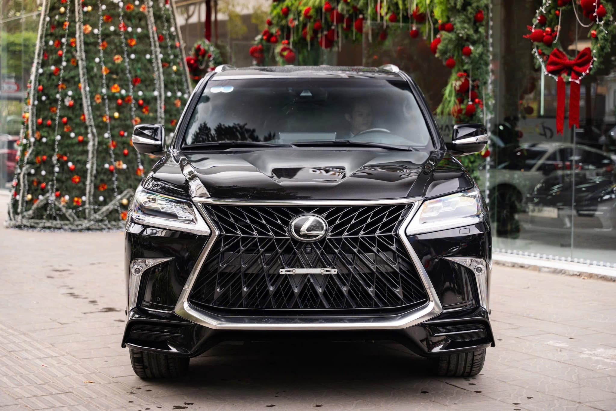 SUV Nhật hạng sang 6 năm tuổi, đi gần 80.000km bán lại vẫn hơn 7 tỷ đồng | Báo Dân trí