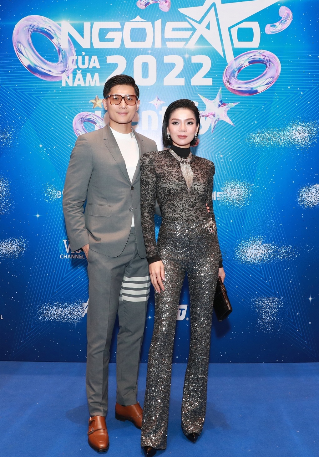 Mai Thu Huyền khoe ngực sexy, Hoàng Thùy "đốt mắt" với váy siêu ngắn | Báo Dân trí