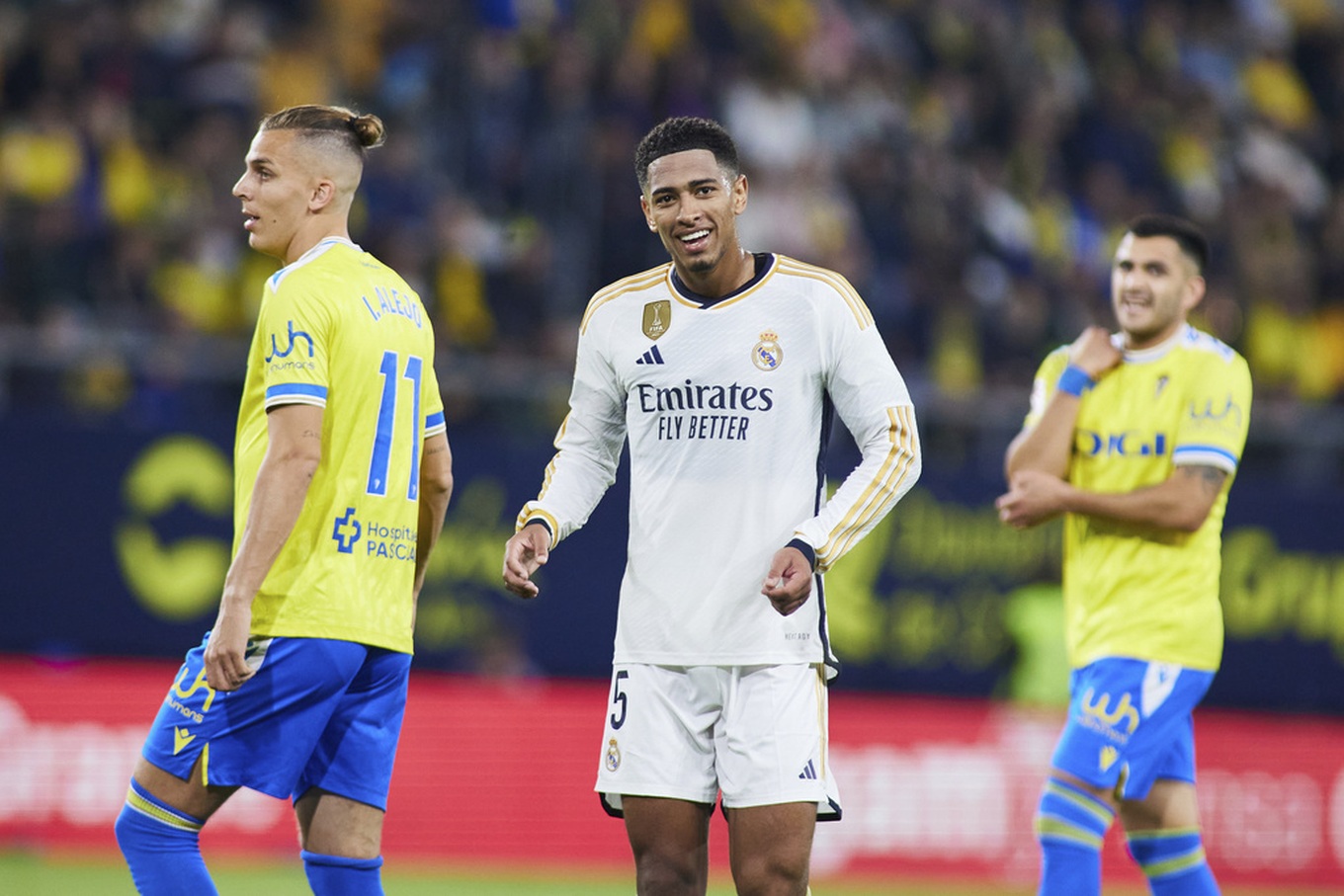 Bellingham ghi bàn, Real Madrid trở lại ngôi đầu bảng La Liga | Báo Dân trí