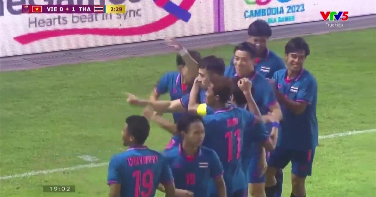 Video: U22 Việt Nam 0-1 U22 Thái Lan: Achitpol ghi bàn sau sai lầm của Duy Cương | Báo Dân trí
