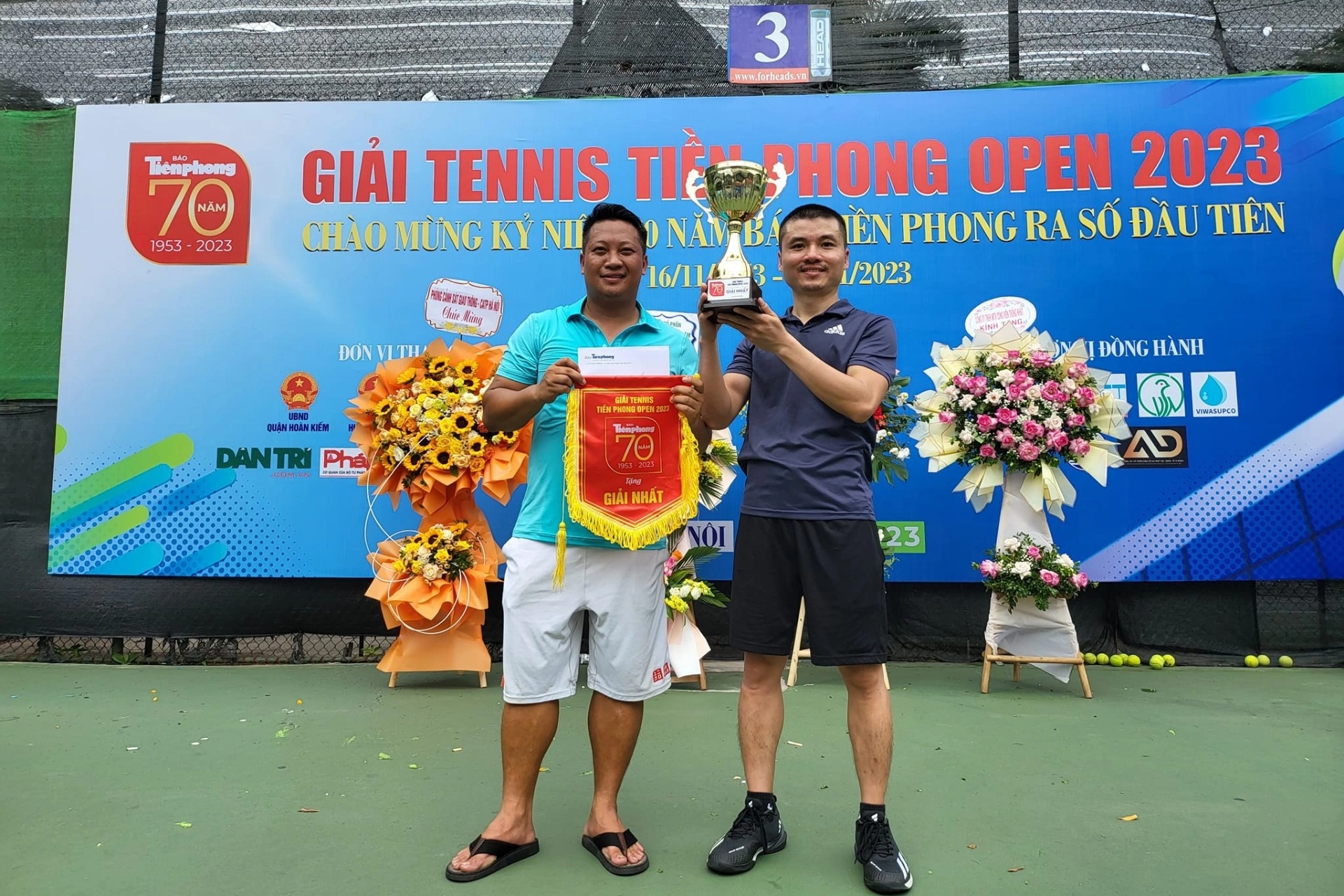 Báo Dân trí vô địch giải quần vợt báo Tiền Phong mở rộng 2023 | Báo Dân trí