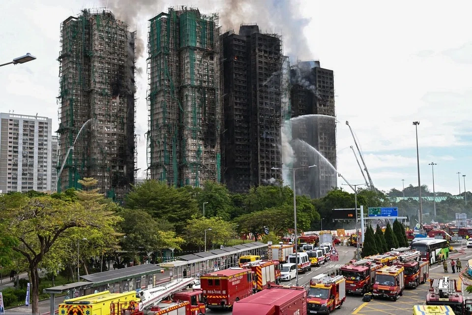 Vì sao lửa lan nhanh trong vụ cháy chung cư Hong Kong khiến 55 người ...