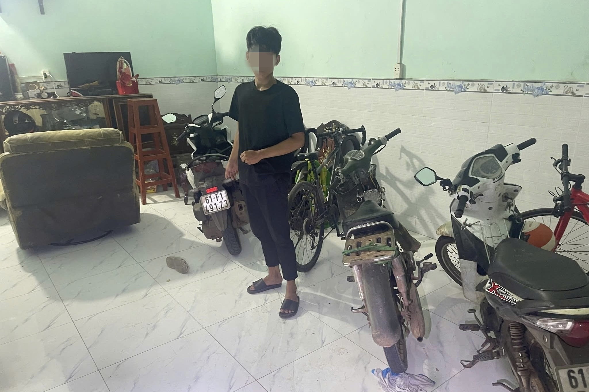 Hai thiếu niên trộm xe máy ở TPHCM rồi quay lại trả | Báo Dân trí