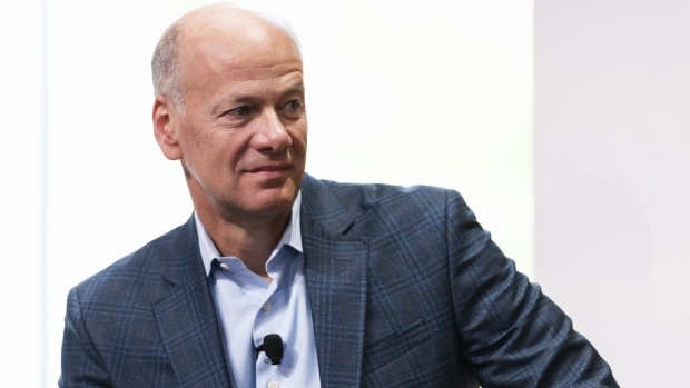 CEO SVB bán 3,6 triệu USD cổ phiếu trước khi ngân hàng sụp đổ | Báo Dân trí