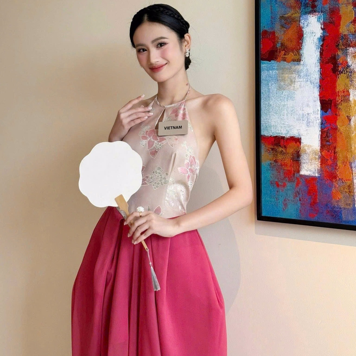 Ý Nhi lọt top 8 Hoa hậu Nhân ái, top 3 Hoa hậu Truyền thông | Báo Dân trí