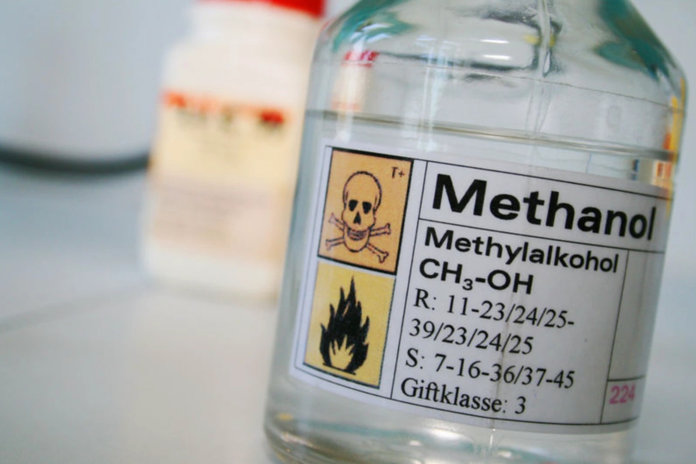 Vụ ngộ độc rượu tại đám cưới: Methanol nguy hiểm như thế nào? | Báo Dân trí