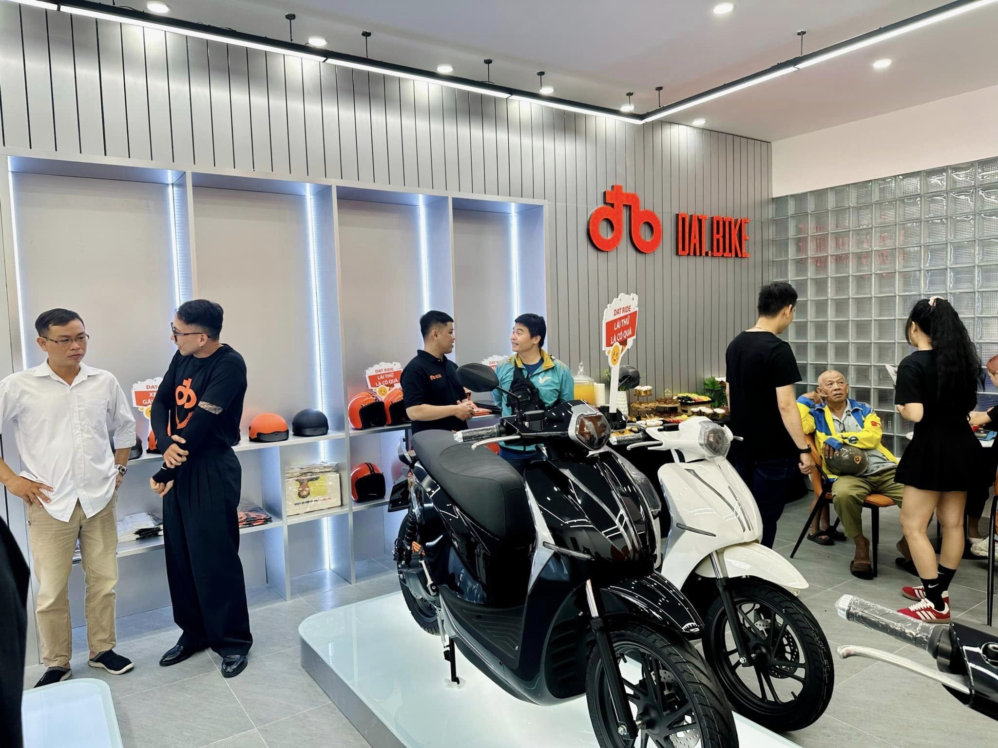 Hé lộ loạt thông số của bộ ba xe máy điện Dat Bike Quantum S-series vừa ra mắt | Báo Dân trí