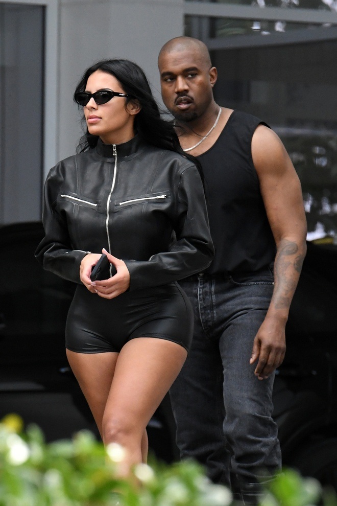 Hậu ly hôn Kim Kardashian, tỷ phú Kanye West hẹn hò toàn mỹ nhân gợi ...