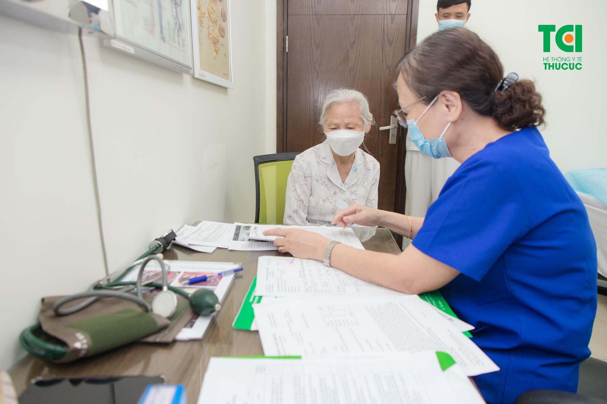 Mổ Phaco điều trị đục thủy tinh thể: Bao nhiêu tuổi thì an toàn? | Báo ...