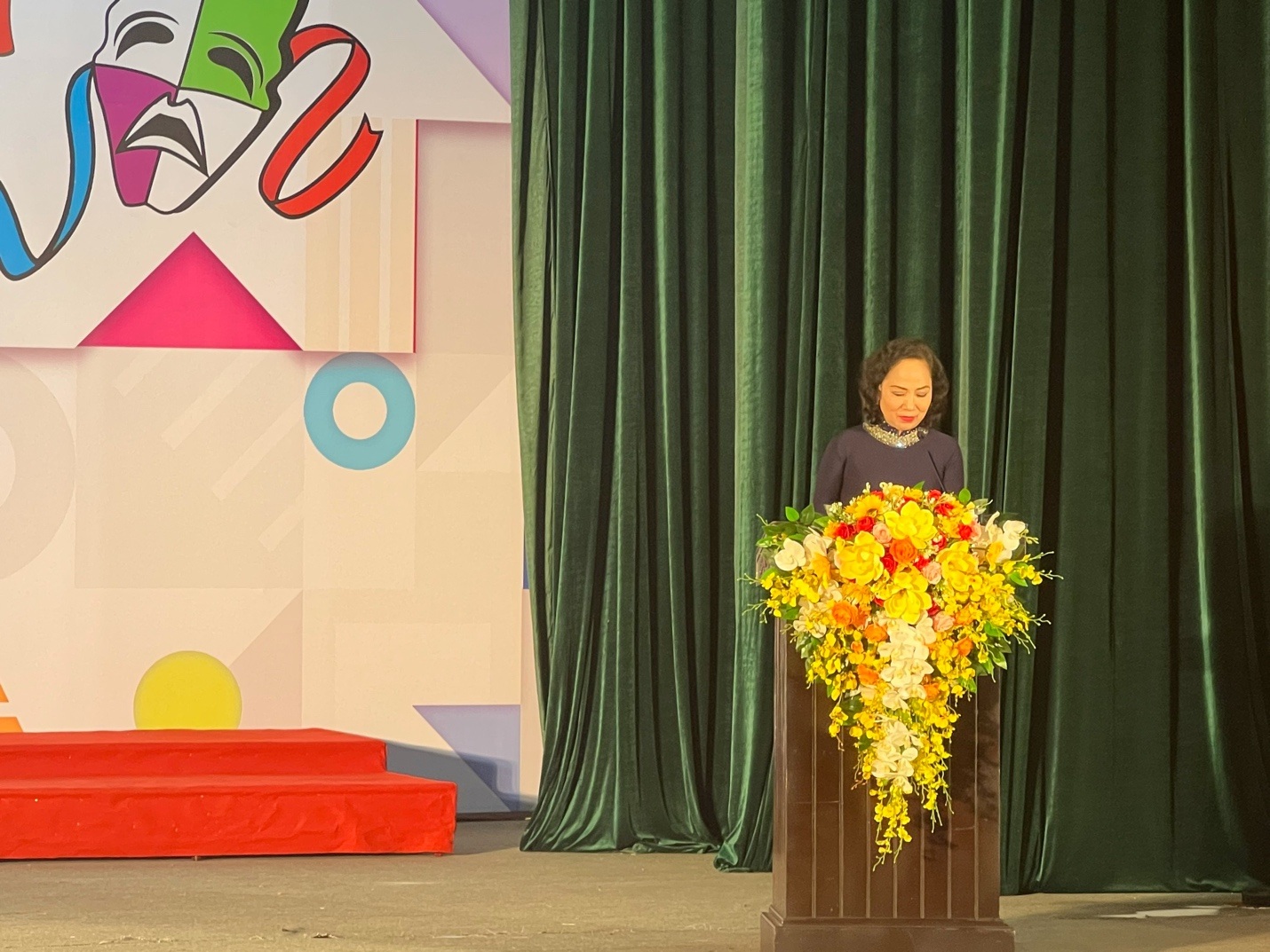 NSND Trung Hiếu, Thu Hà gây cảm xúc mạnh trong "Cát bụi" | Báo Dân trí