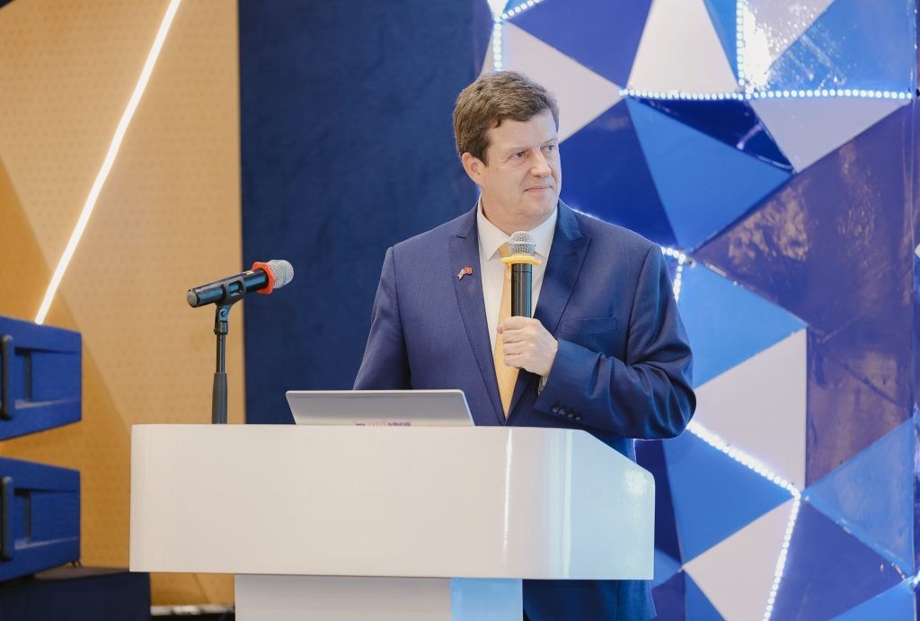 Chuyên trang Dân sinh - BUV công bố Quỹ học bổng 2024 trị giá 87 tỷ ...