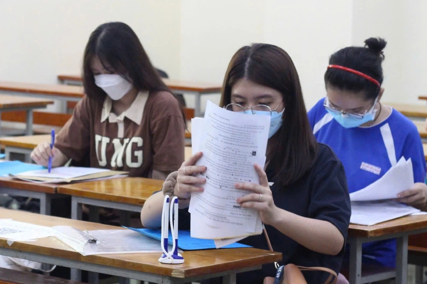 Đổi mới đề thi, thí sinh tự do than "mới thì khó, cũ thì lo" | Báo Dân trí