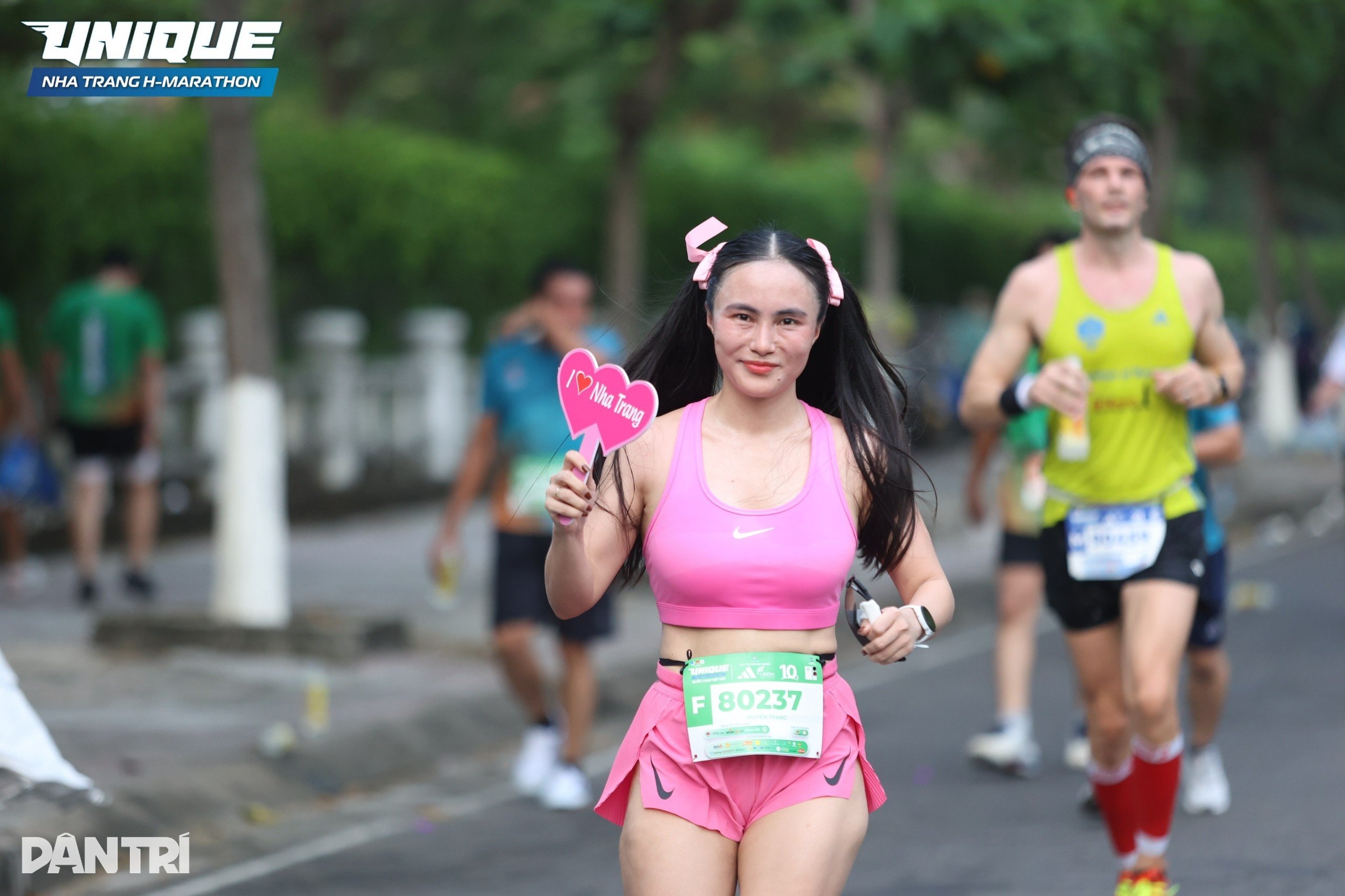 Muôn kiểu cosplay trên đường chạy Unique Nha Trang H-Marathon 2024 ...