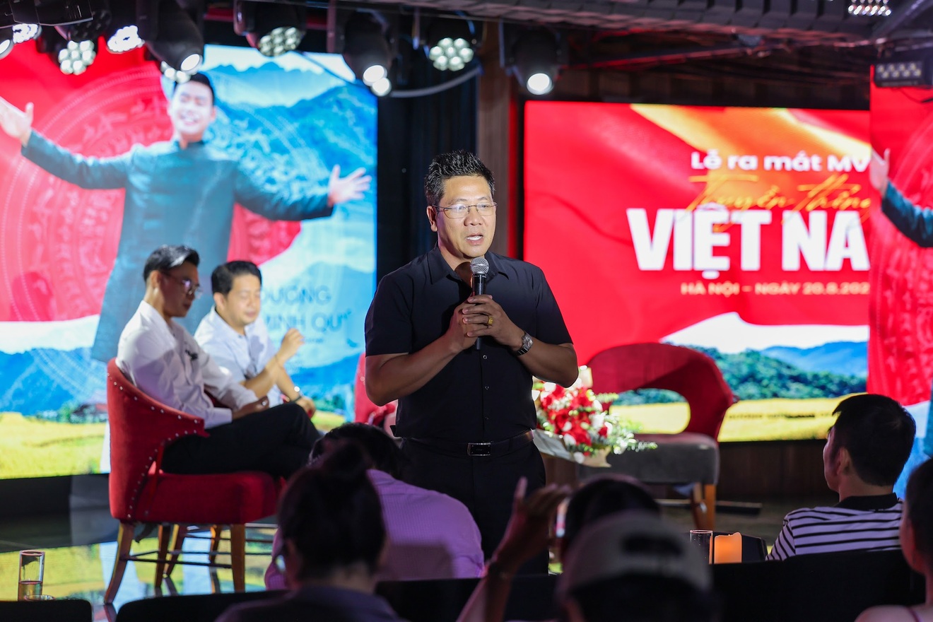 Duong Minh Quy put "Hich tuong si" into the song, People's Artist Quoc Hung spoke up