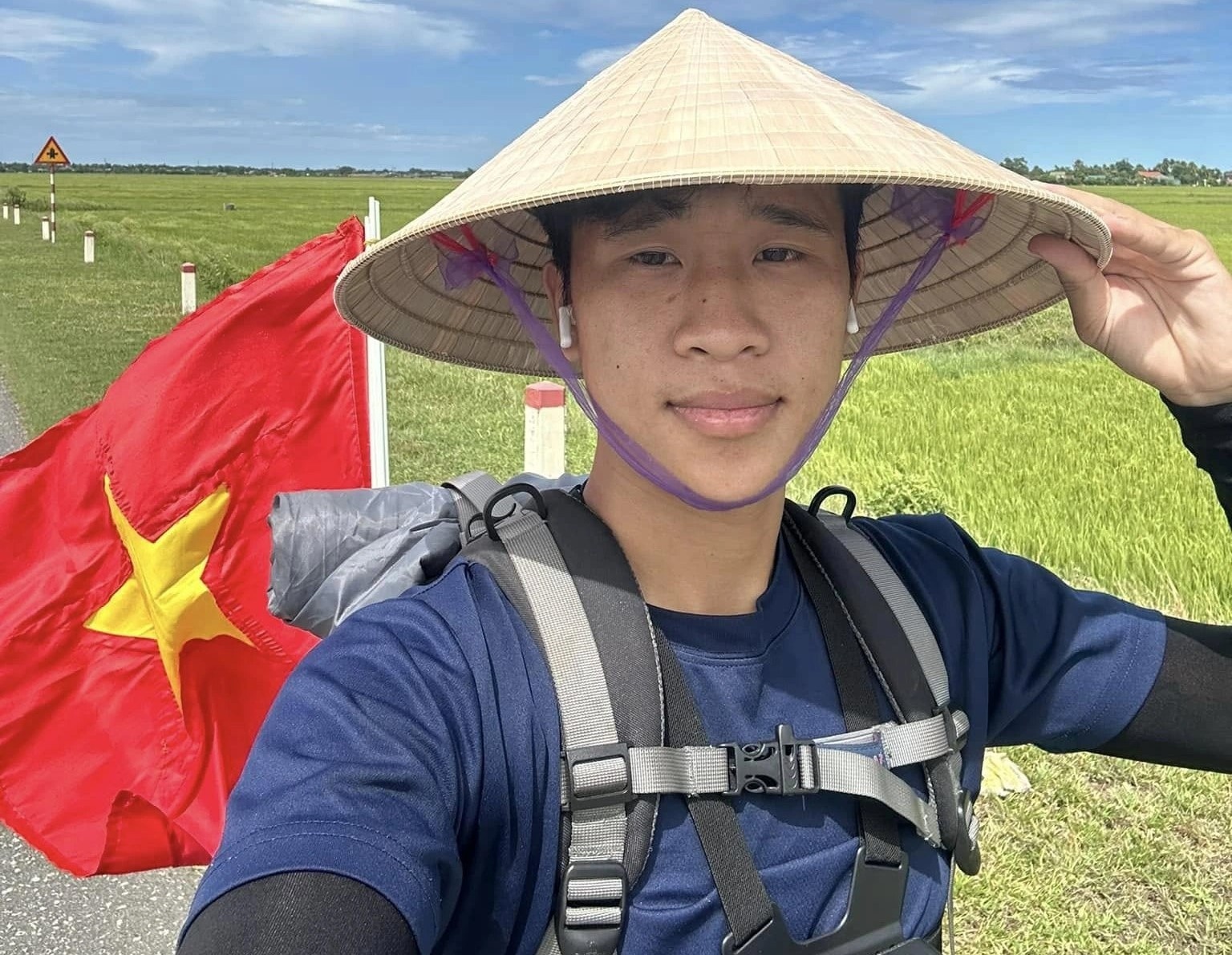 TikToker "Hà và Việt Nam" vừa bị tạm giữ hình sự là ai? | Báo Dân trí