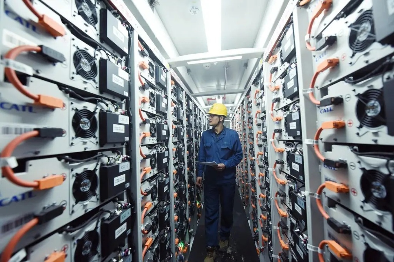 Pin Trung Quốc và điểm rủi ro chiến lược của quốc phòng Mỹ | Báo Dân trí