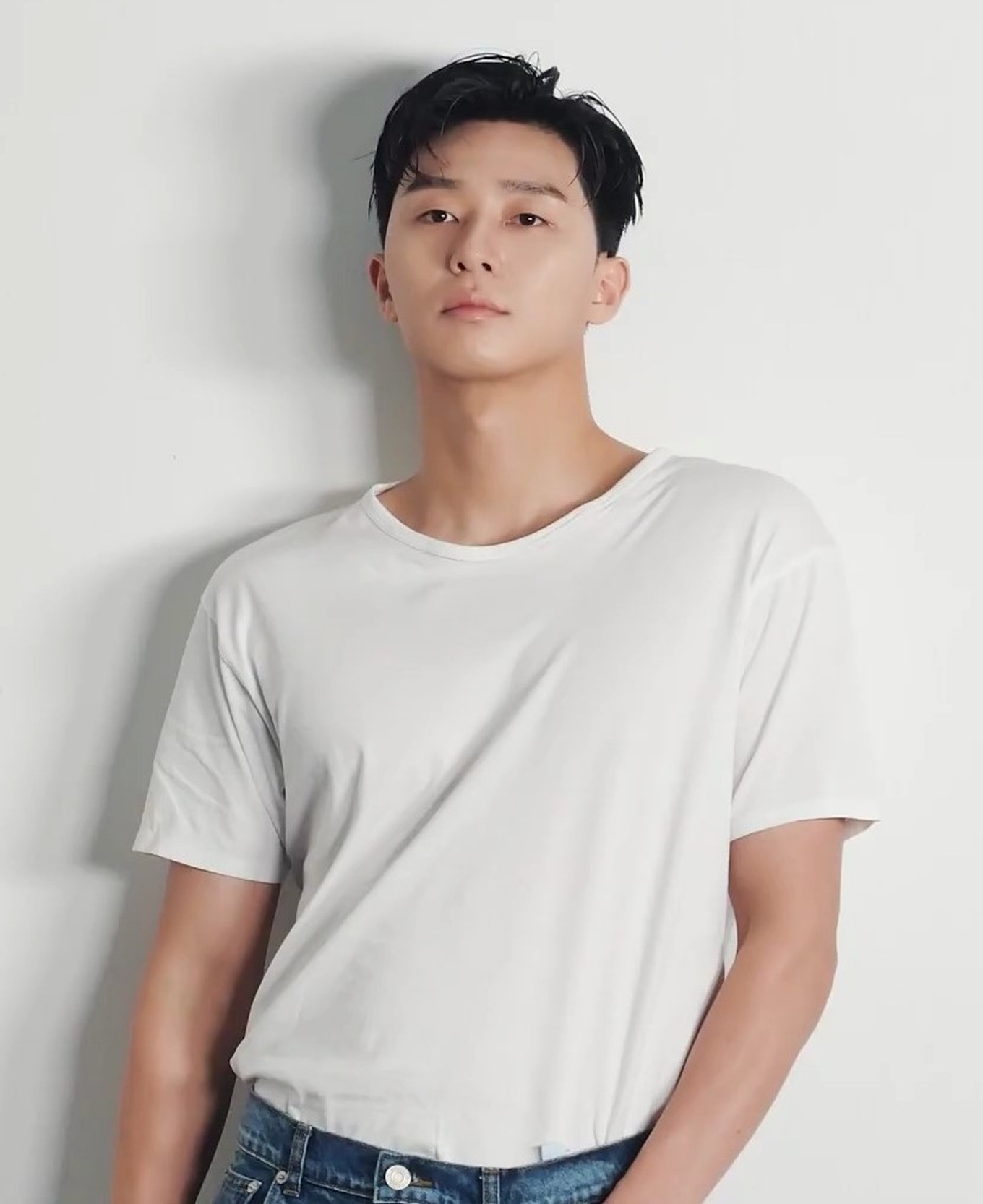 Tại sao chuyện tình của Park Seo Joon và bạn gái nóng bỏng bị phản đối ...