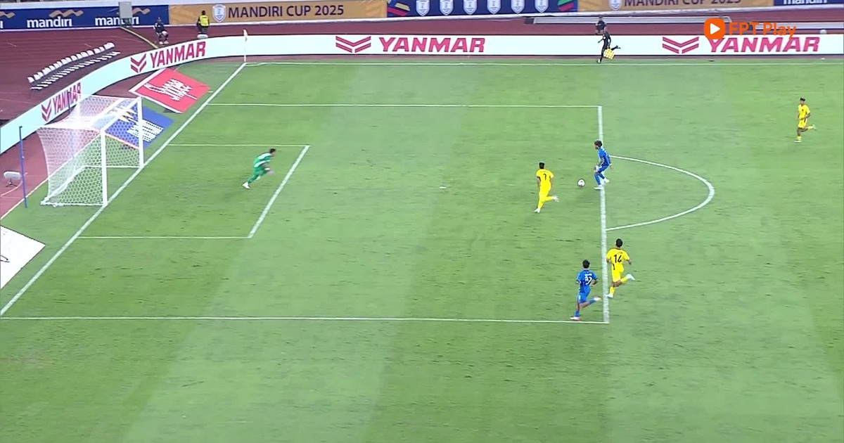 Video: U23 Malaysia thua sốc 0-2 trước U23 Philippines | Báo Dân trí