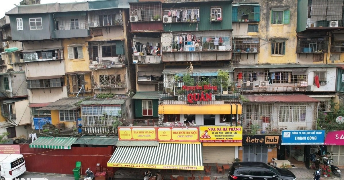 Hàng trăm chung cư cũ xuống cấp nghiêm trọng, vì sao Hà Nội chậm cải ...