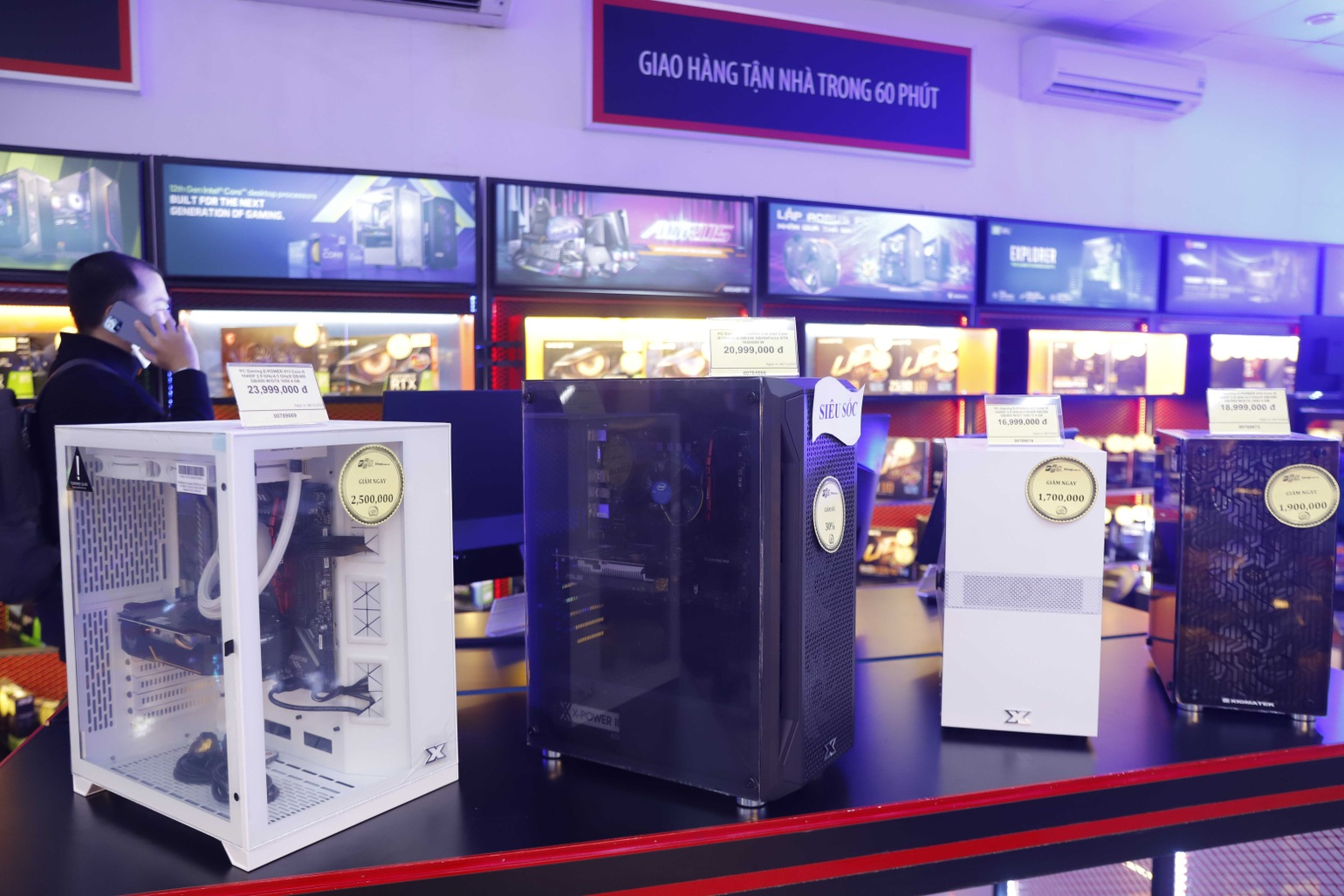 Thị trường laptop, máy tính lắp ráp sôi động dịp cuối năm | Báo Dân trí