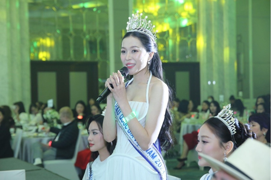 Naris Vietnam tri ân khách hàng qua sự kiện "Sắc - 28 năm kiêu hãnh với thời gian" | Báo Dân trí