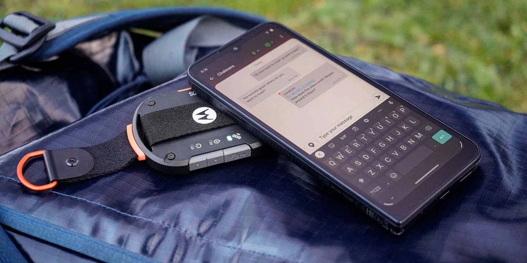 Phụ kiện giúp mang tính năng liên lạc qua vệ tinh lên mọi smartphone ...
