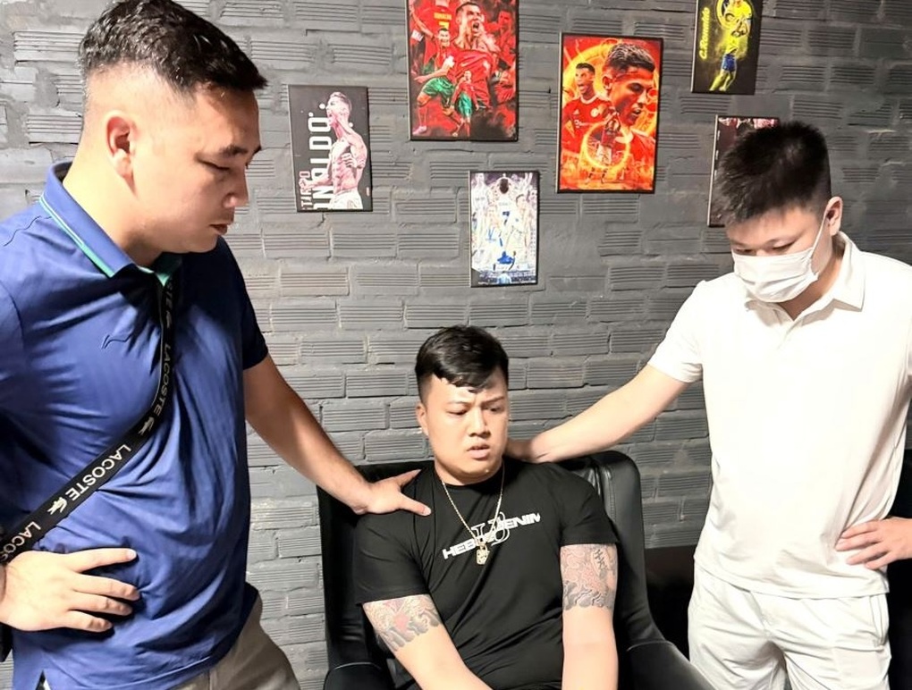 Đối tượng truy nã bị bắt ở quán game sau 2 năm lẩn trốn | Báo Dân trí