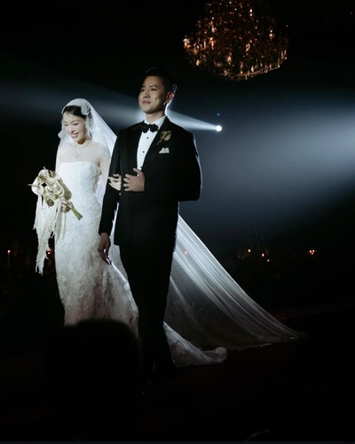 Người mẫu Hà Trúc rạng ngời trong đám cưới với cơ trưởng Quang Đạt | Báo Dân trí