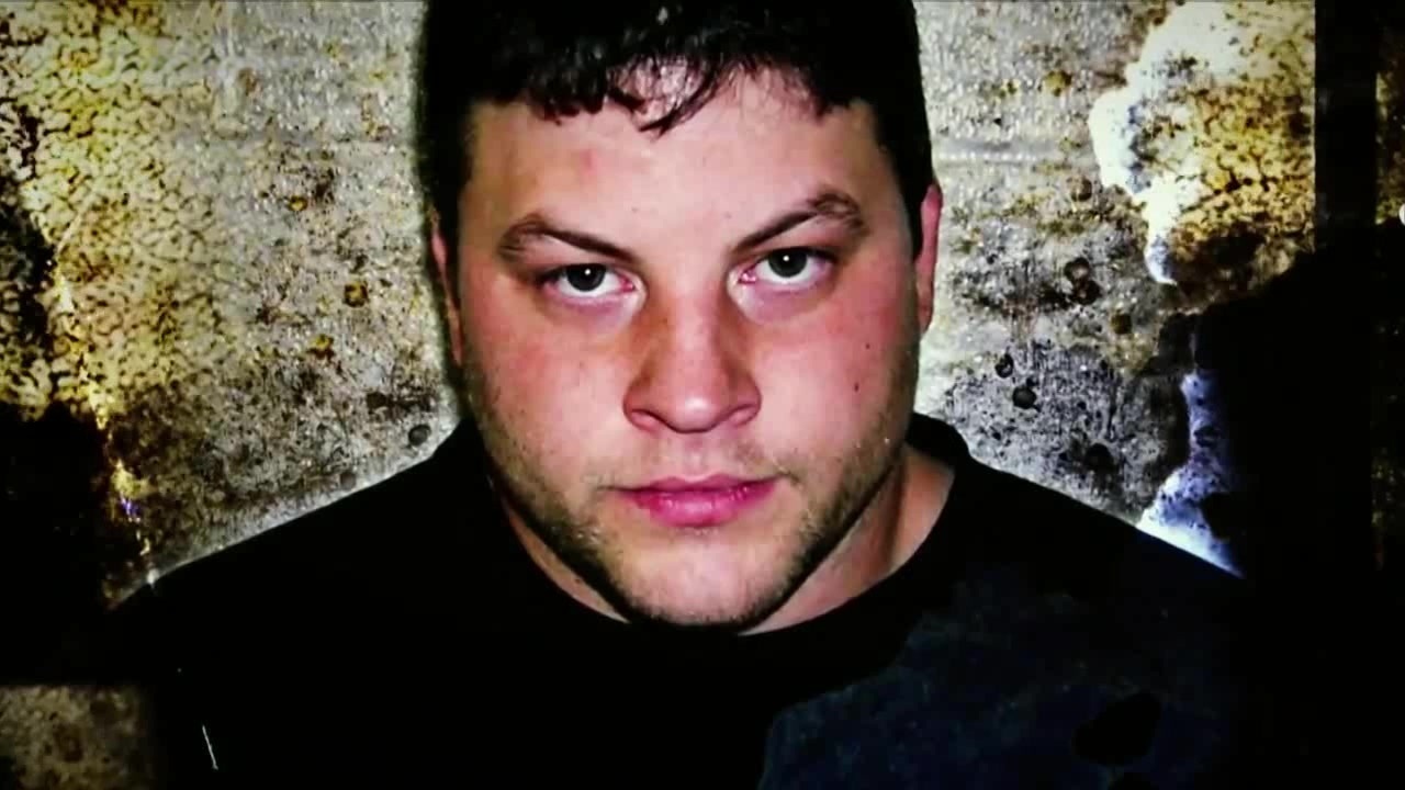 Cha thuê biển quảng cáo ngoài trời để tìm kẻ sát hại con gái | Báo Dân trí