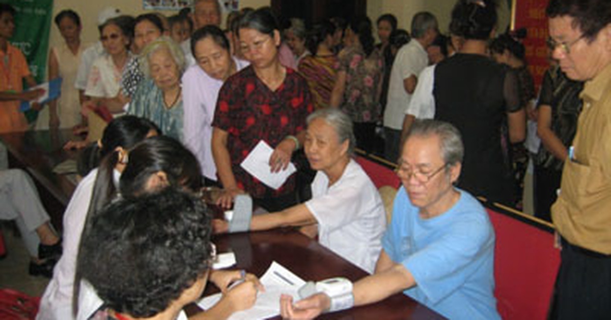 Chăm sóc người cao tuổi còn nặng tính thương mại | Báo Dân trí