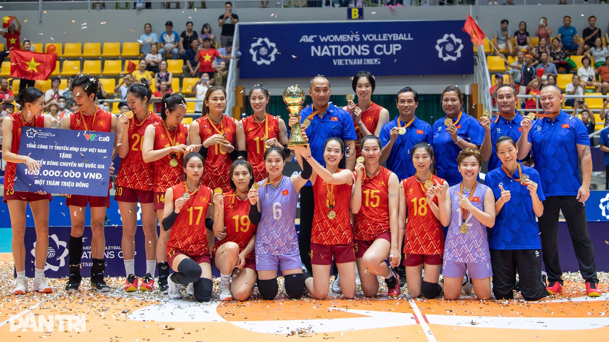 Thanh Thúy, Bích Tuyền giúp bóng chuyền nữ Việt Nam vô địch AVC Nations Cup | Báo Dân trí