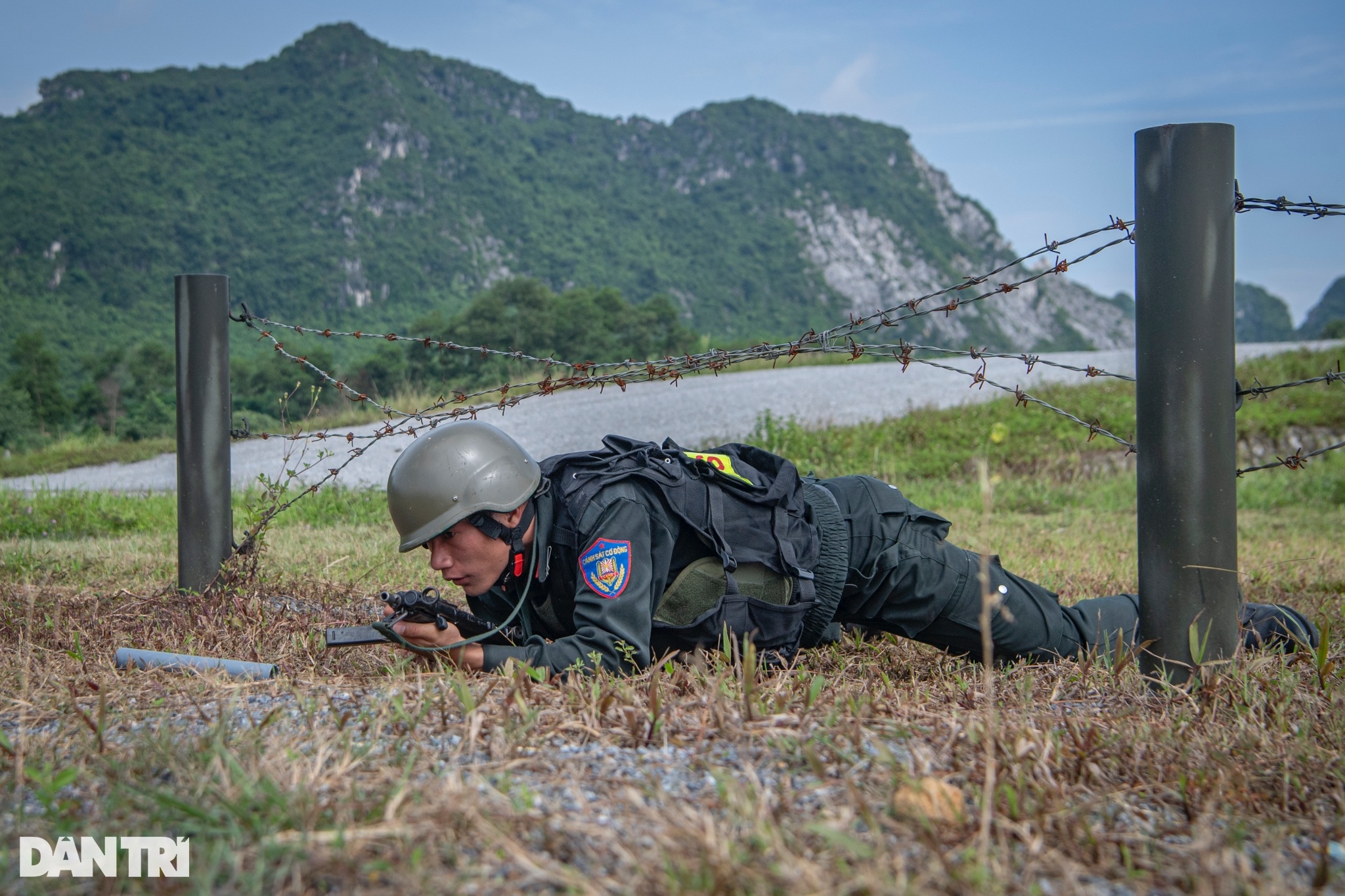Cảnh sát đặc nhiệm tập đánh bắt khủng bố trong đợt huấn luyện đặc biệt - Vietnam.vn