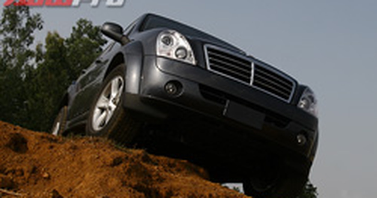 Ssangyong Rexton II - Xe cho địa hình khó | Báo Dân trí
