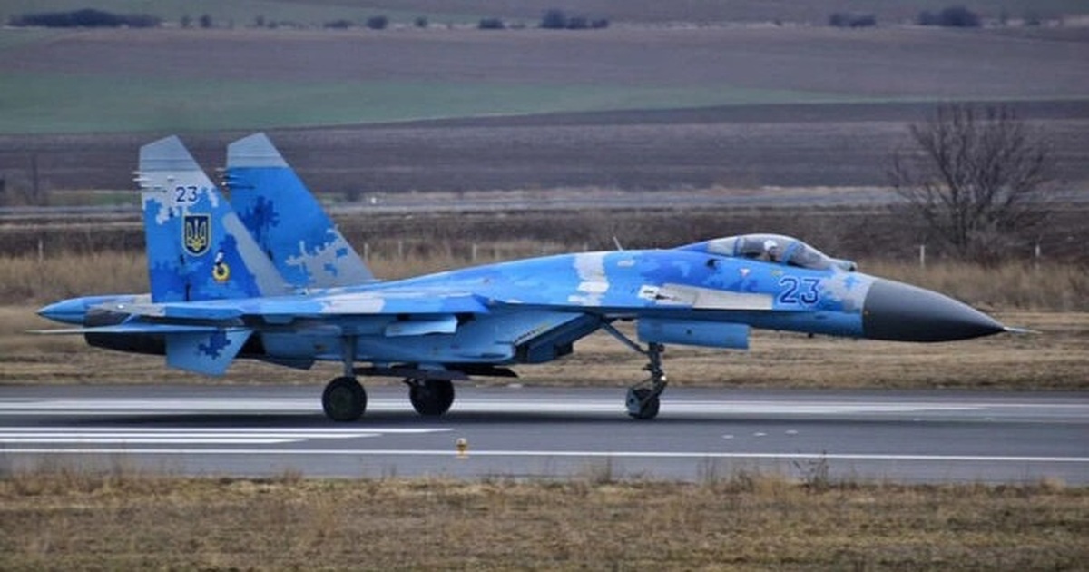 Tiêm kích Su-27 "chạy" sang Romania đã trở về Ukraine | Báo Dân trí