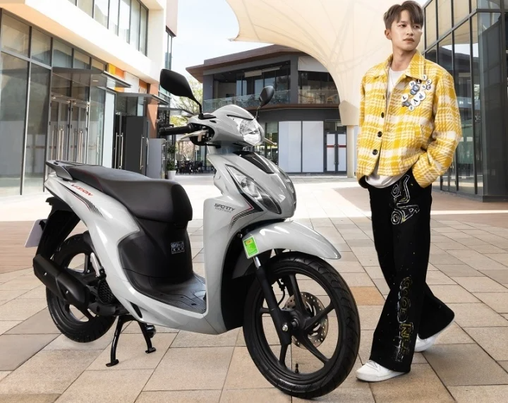 Xe tay ga tầm 30 triệu đồng đi Tết, chọn Yamaha Janus hay Honda Vision ...