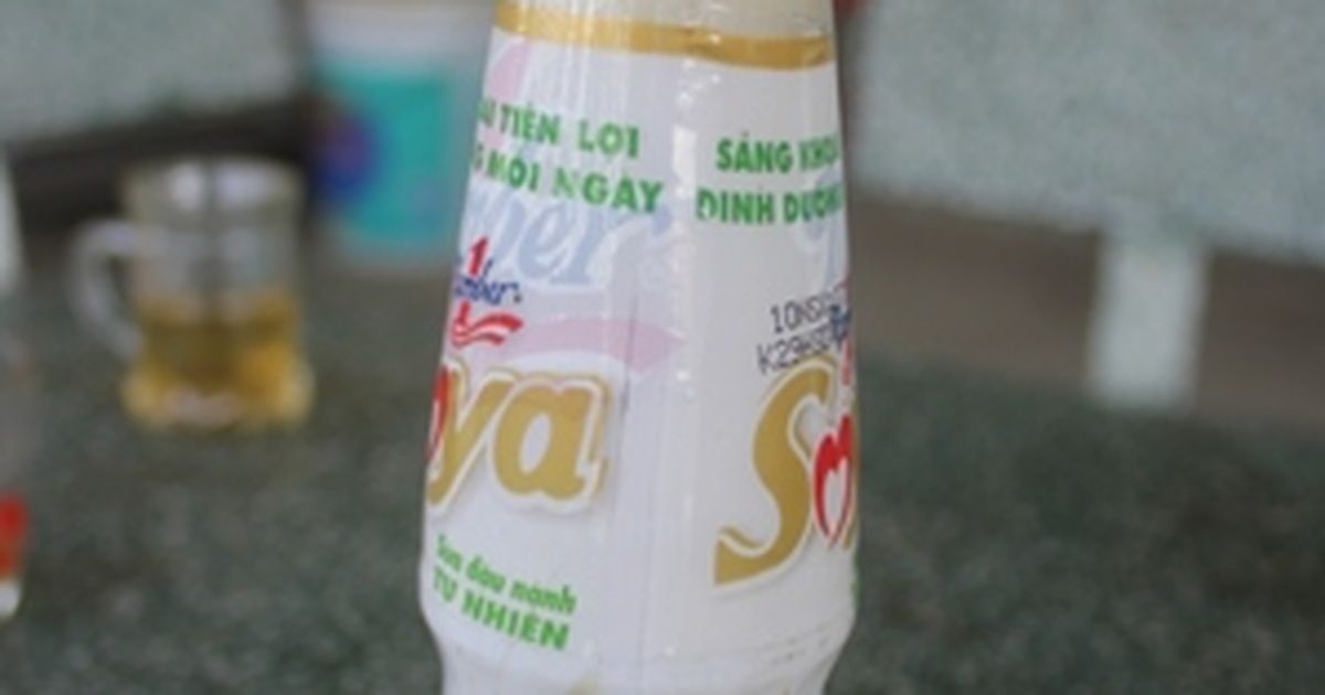 Khách hàng "tố" thêm 1 chai Number One Soya có váng | Báo Dân trí