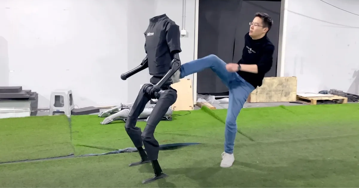 Trung Quốc "khoe" robot hình người đa năng và mạnh mẽ nhất thế giới ...