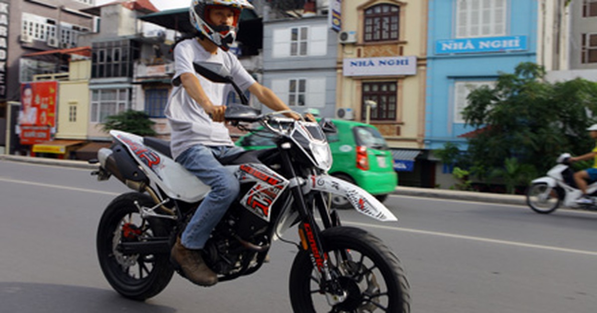Generic TR125 SM - Cào cào “diện” phố | Báo Dân trí