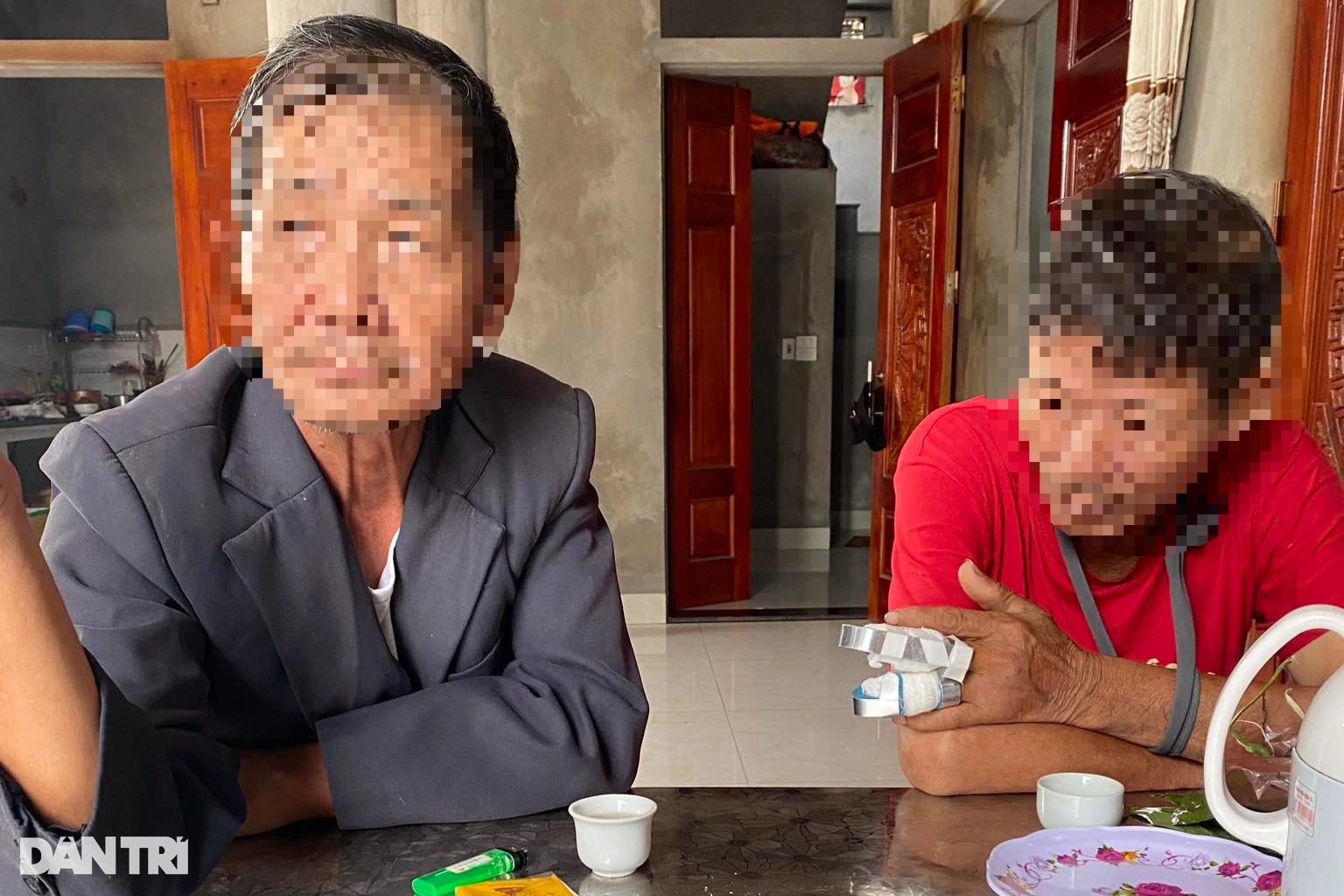 Cháy chung cư: Bé gái sống sót nhờ hàng xóm cứu, được hoa hậu nhận nuôi | Báo Dân trí