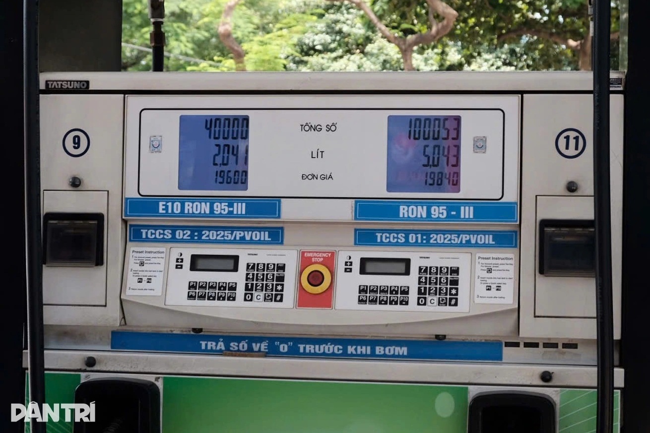 Bắt buộc dùng xăng E5, E10 từ 6/2026: Những lưu ý "bỏ túi" cho tài xế | Báo Dân trí