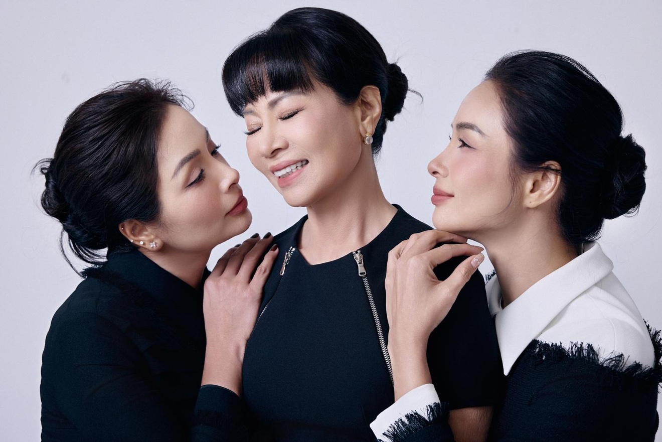 Thúy Hằng, Thúy Hạnh và mẹ U70 chụp hình thời trang gây chú ý | Báo Dân trí