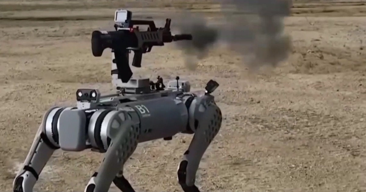 Trung Quốc trình diễn chó robot gắn súng máy sử dụng trên chiến trường ...