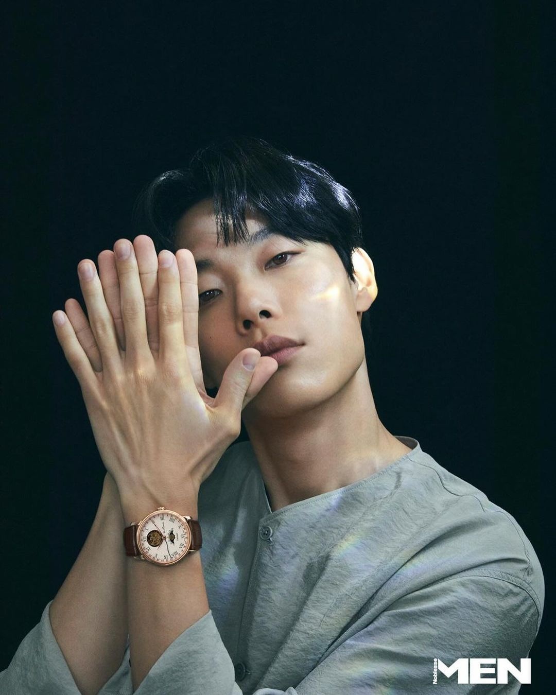 Ảnh đế xứ Hàn lần đầu lên tiếng về ồn ào tình tay ba | Báo Dân trí