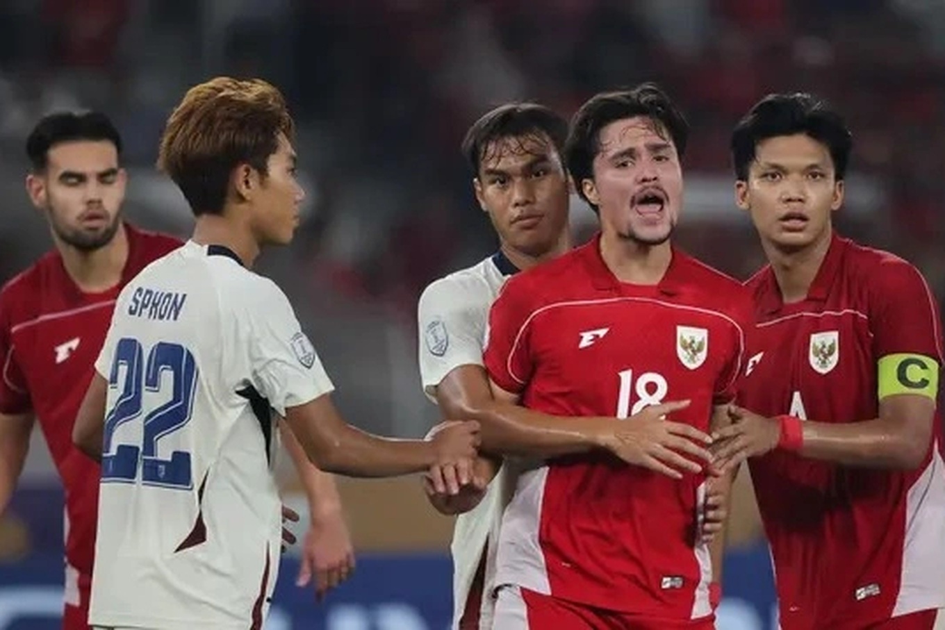 U23 Việt Nam 1-0 U23 Indonesia (hiệp 2): Lê Victor, Văn Thuận vào sân