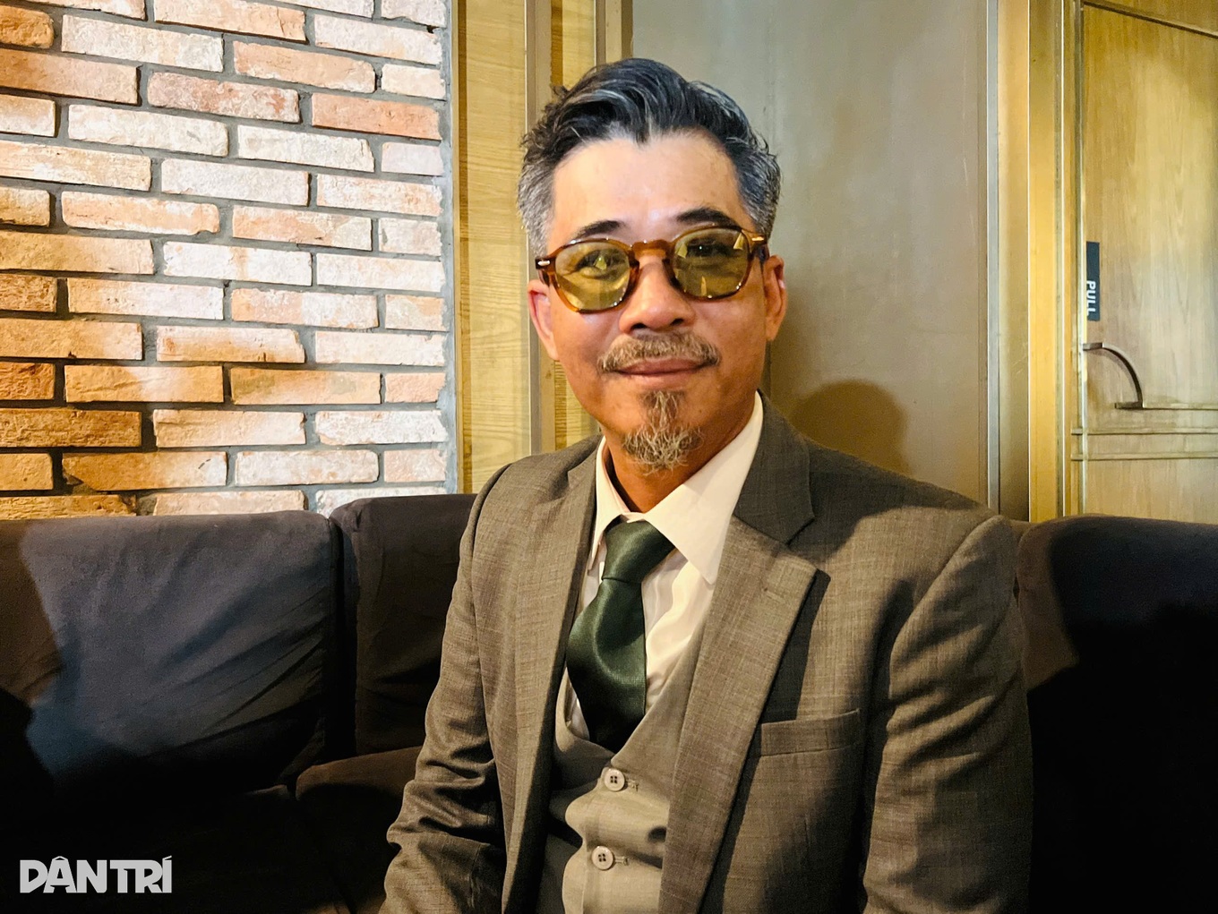 Đạo diễn "Làm giàu với ma": "Hoài Linh suy nghĩ rất lâu mới nhận lời" | Báo Dân trí